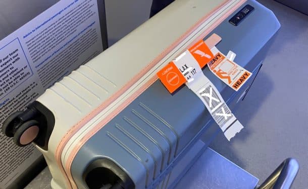Prevent an airline from losing your luggage | JohnnyJet.com